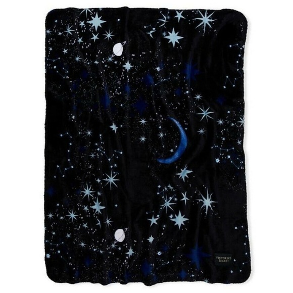 Victoria's Secret | Bedding | New Victoria Secret Plush Fleece Blanket ...